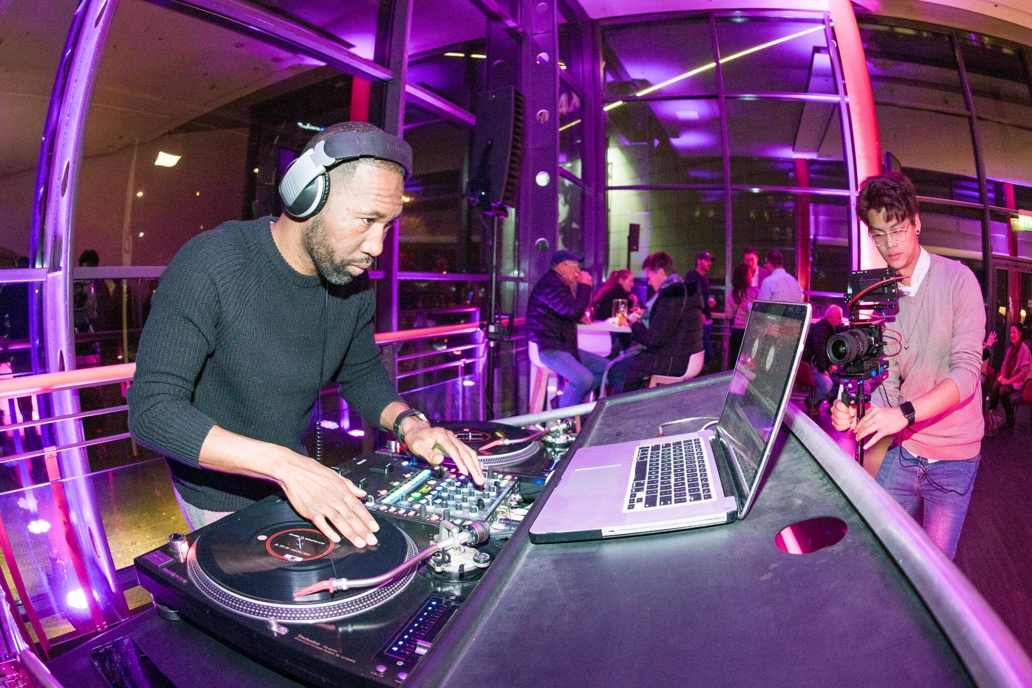 Home 3 Boxed - DJ Rob Strach - Hochzeits- und Event DJ